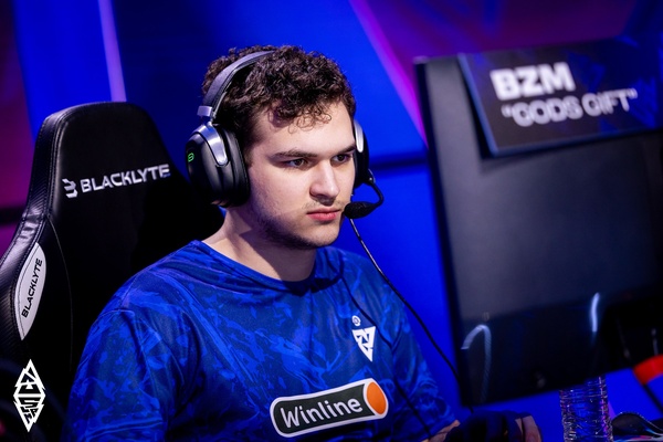 Smile: «Bzm — лучший Invoker мира?» - Legalbet.gg