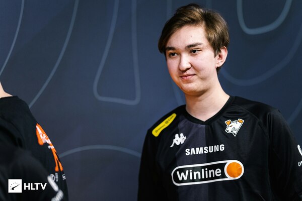 «Ни плохо, ни хорошо — сыграл средне. Не заруинил точно». ICY — об игре на PGL Bucharest 2025 ...