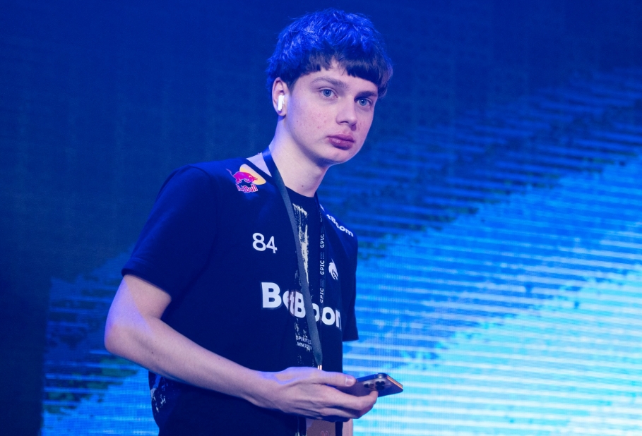 Назвали возможную стоимость трасфера kyousuke в Team Falcons — на ...